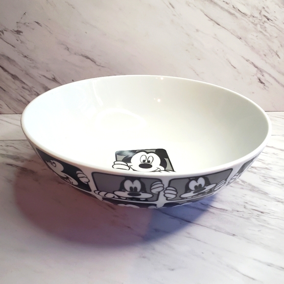 Disney | Kitchen | Mickey Mouse Serving Bowl | Poshmark